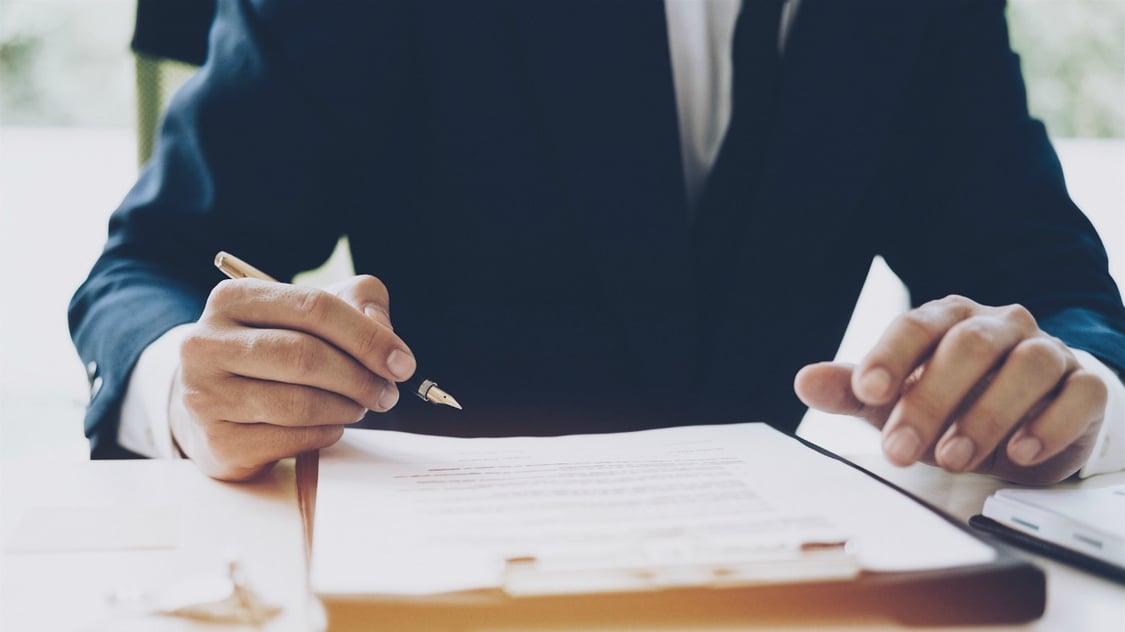 Cuáles son las ventajas de especializarte en contrataciones públicas